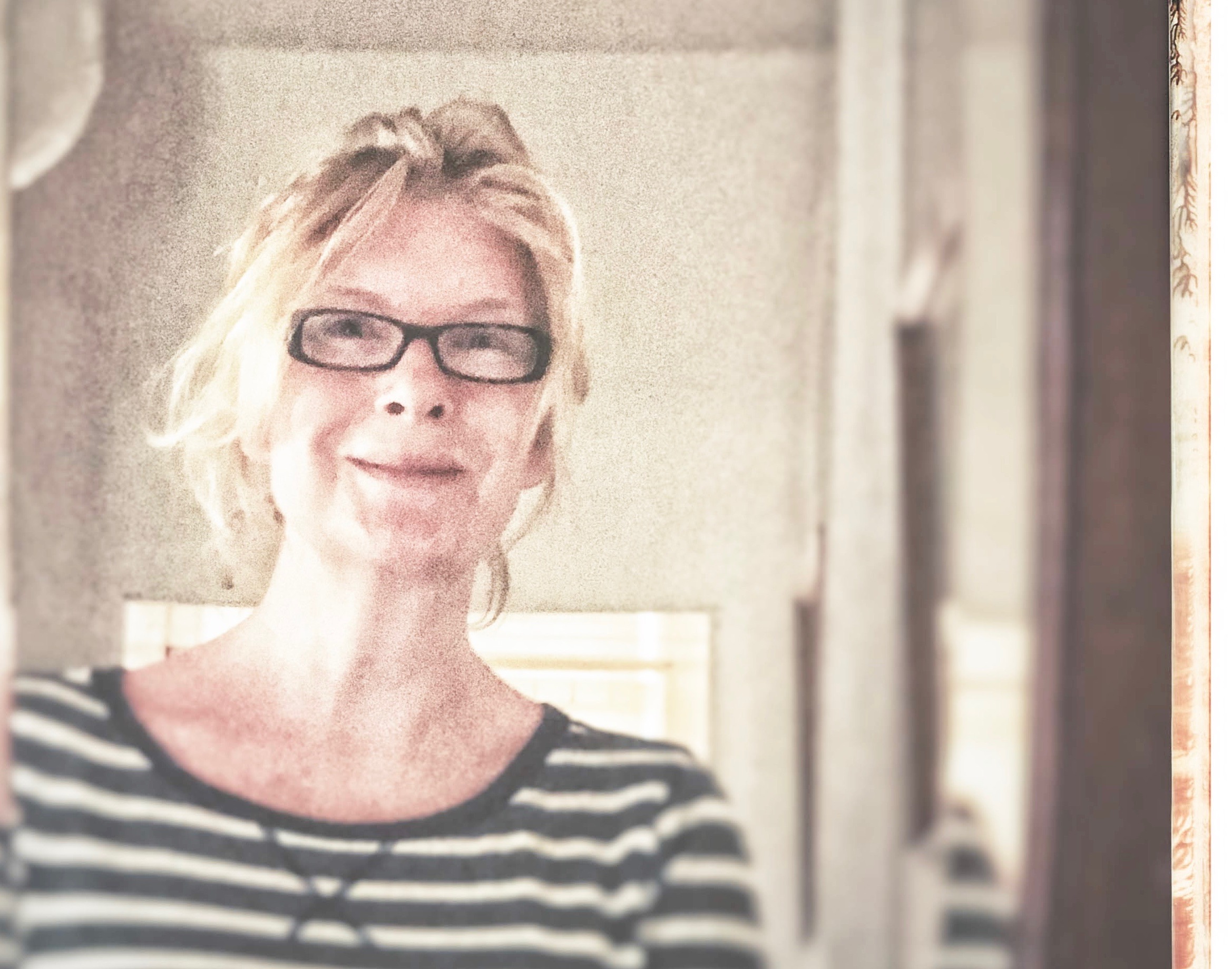 About – Tania Kindersley